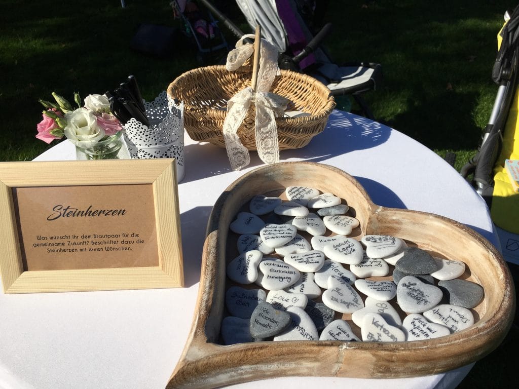 Steinritual - Trauritual bei Freien Trauungen | Susi und die Liebe